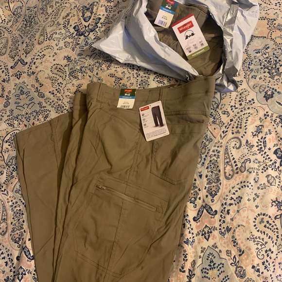 Wrangler | Pants | Wrangler Mens Outdoor Performance Cargo Pants | Poshmark